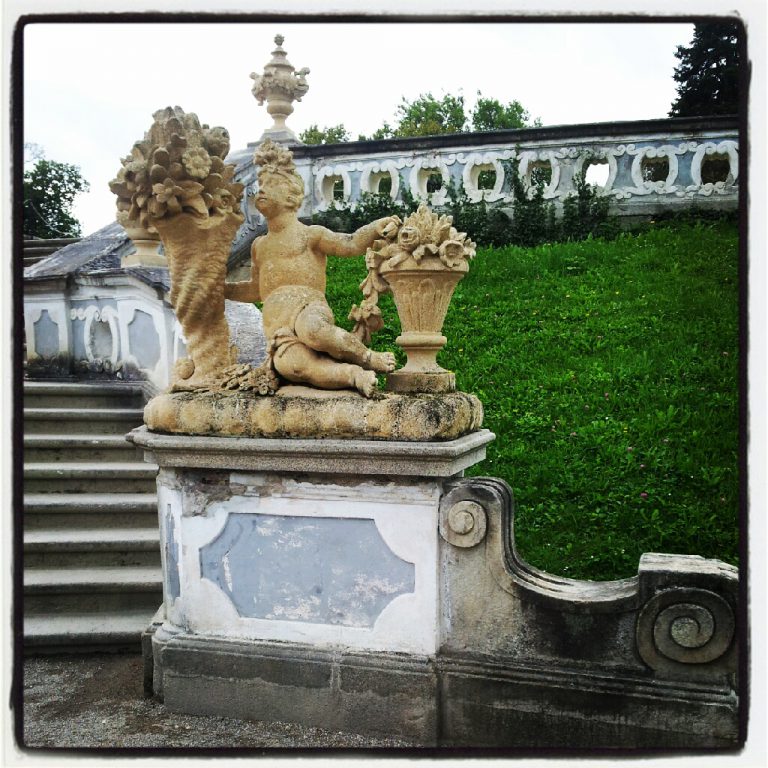 Cesky Krumlov Attractions: Cesky Krumlov Castle, Baroque Theatre and ...